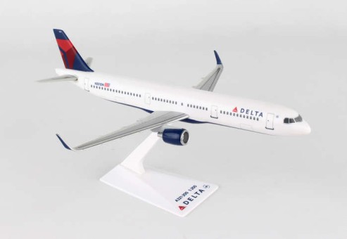 Highly detailed Pre-decorated plastic snap-fit Flight Miniatures Delta ...