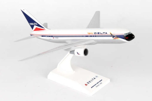 Skymarks Plastic Snap-fit model Spirit of Delta Boeing 767-200 Reg ...