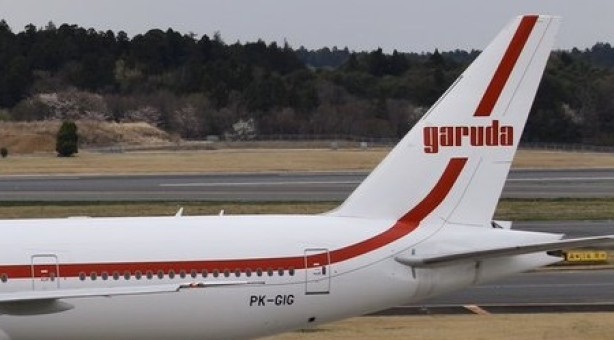 Republik Indonesia Retro Garuda Boeing 777-300ER PK-GIG JC Wings ...