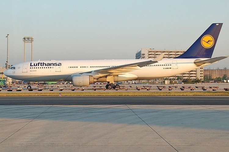 Lufthansa Airbus A330-200 "Reg: D-AIMD" PH44596 Phoenix Models 1:400 ...