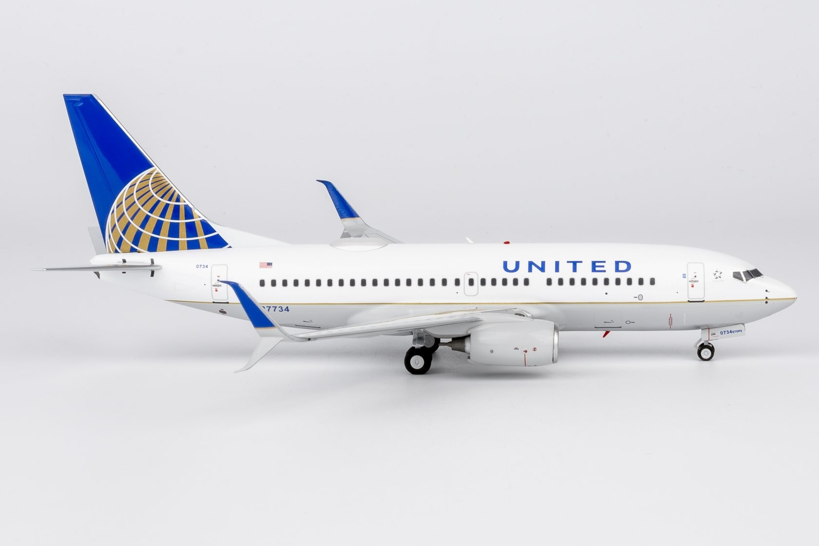 United Airlines Boeing 737-700 CO-UA merged livery with scimitar ...