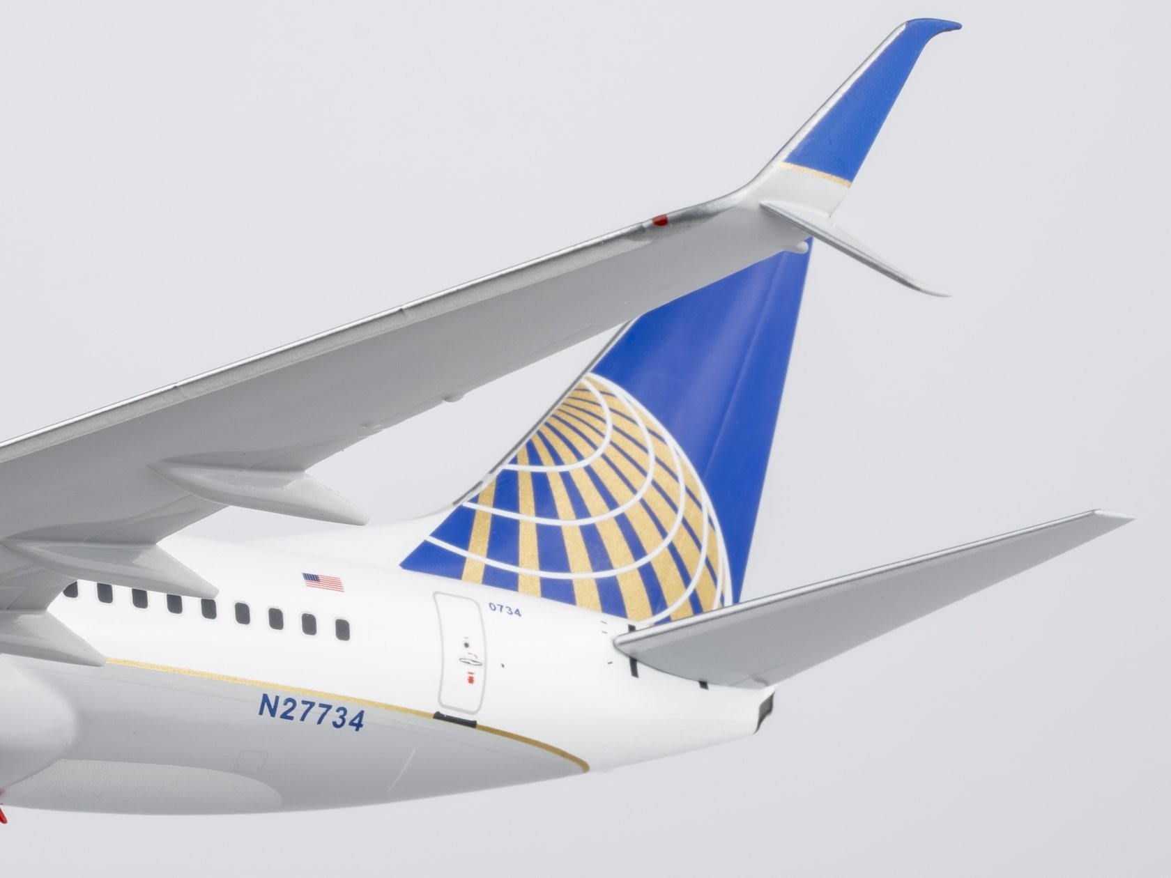 United Airlines Boeing 737-700 CO-UA merged livery with scimitar ...