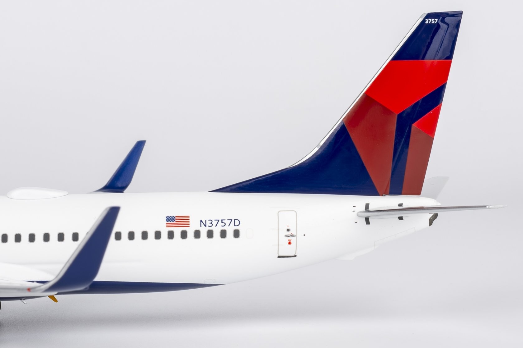 Delta Air Lines Boeing 737-800 Reg: N3757D 08061 NG Models 1:200 ezToys ...