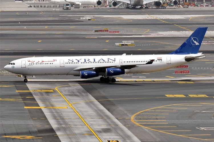 Syrianair Airbus A340-300 YK-AZB Phoenix Die-Cast 11869 Scale 1:400 ...