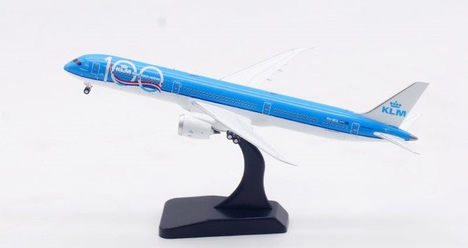 KLM Royal Dutch Airlines Boeing 787-10 Dreamliner Reg: PH-BKA AV4230 ...
