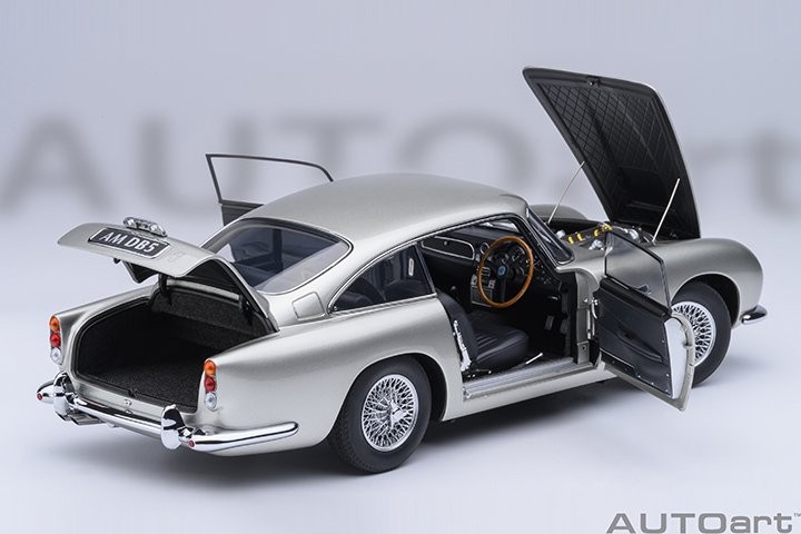 Aston Martin DB5 Birch Silver AU70287 AUTOart 1:18 ezToys - Diecast ...