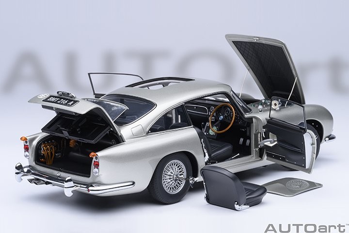 Aston Martin DB5 Goldfinger w/Weapons Silver 70296 1:18 ezToys ...