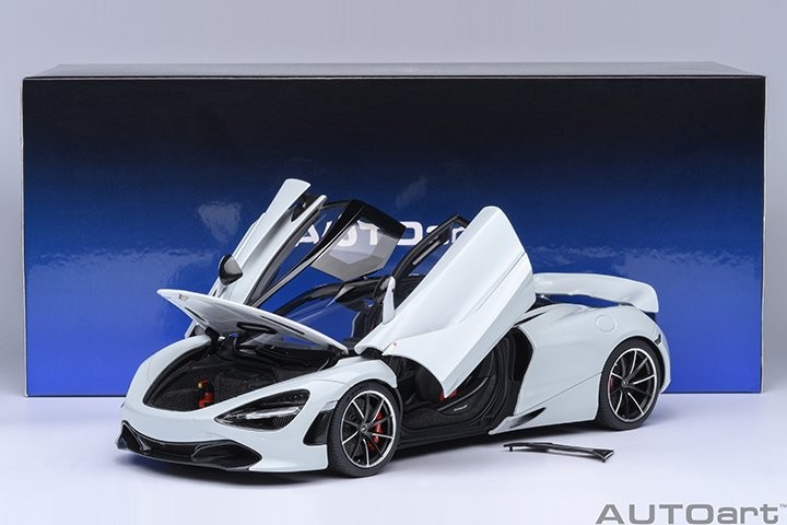 Yellow McLaren 720 Silica White AUTOart Model 76069 Scale 1:18 ezToys ...