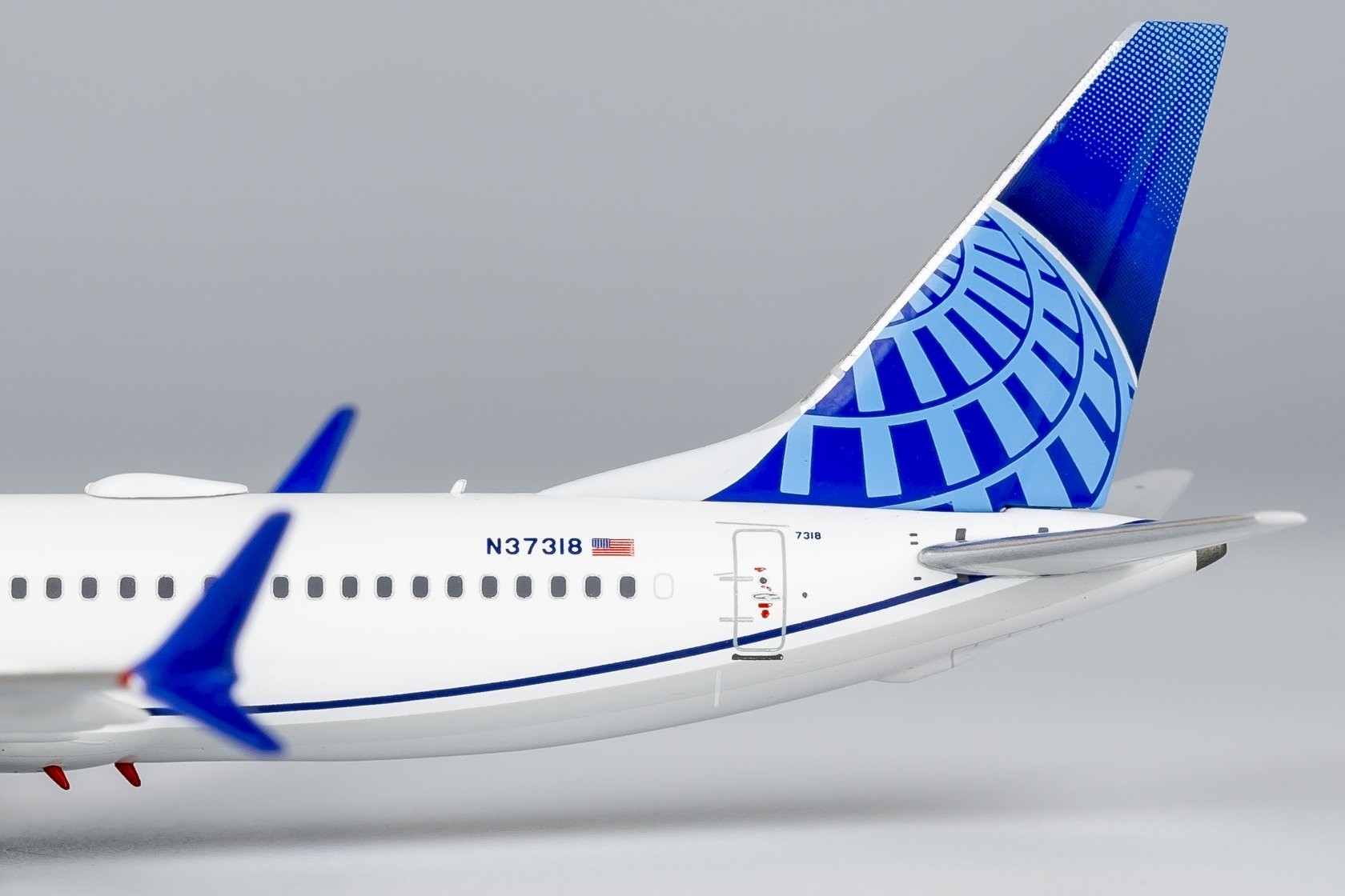 United Airlines Boeing 737 MAX 8 Blue Evolution c/s Reg: N37318 88037 ...