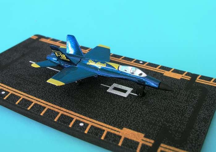 Hot Wings Airplane Toys F/A-18 Hornet Blue Angels ezToys - Diecast ...
