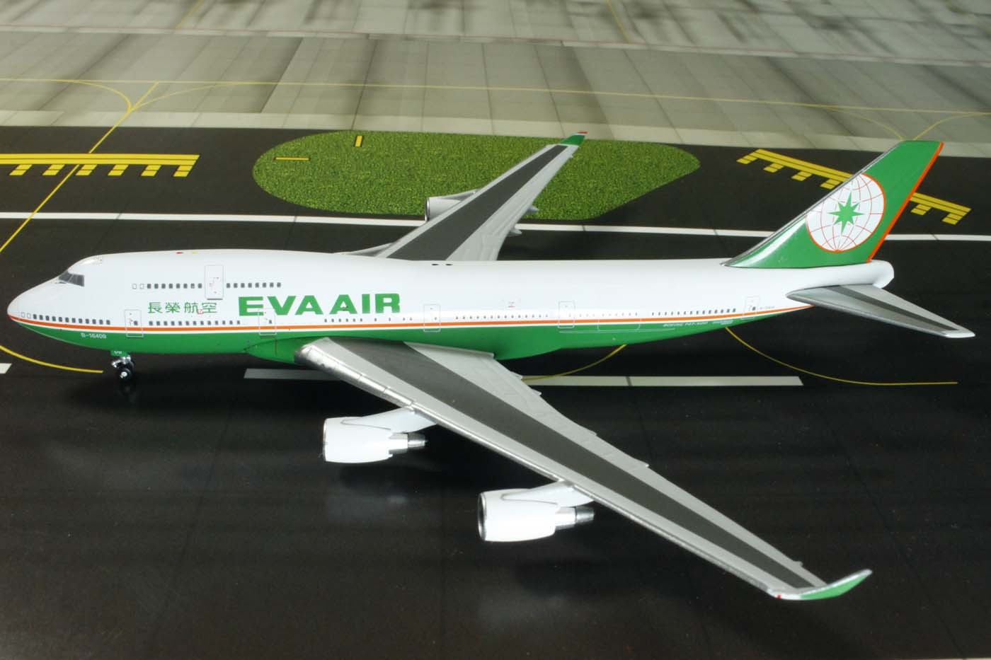 Apollo Die Cast Airliner Models Eva Air 747-45EM Reg# 16409, Limited ...