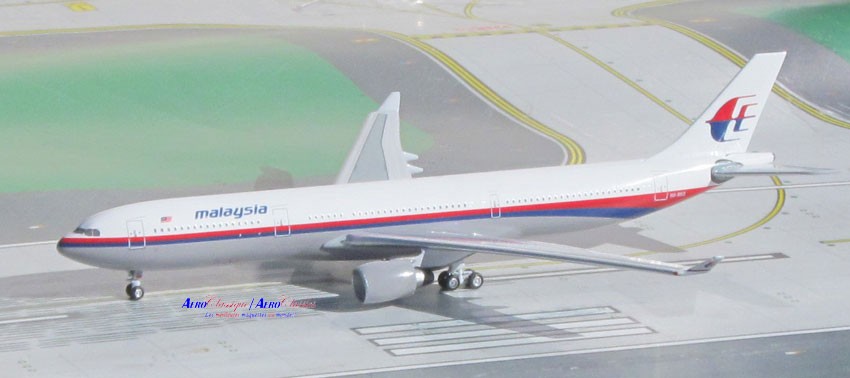 Aeroclassics die-cast scale models Malaysia Airbus A330-300 Reg# 9M-MKE ...