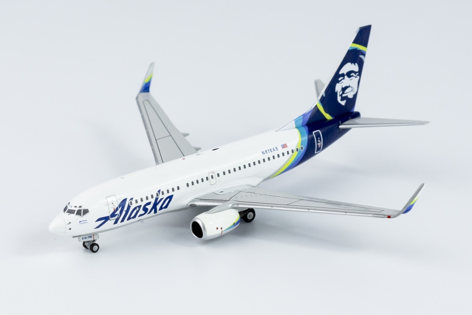 Alaska Boeing 737-700-W N618AS NG Models 77017 Scale 1:400 ezToys ...