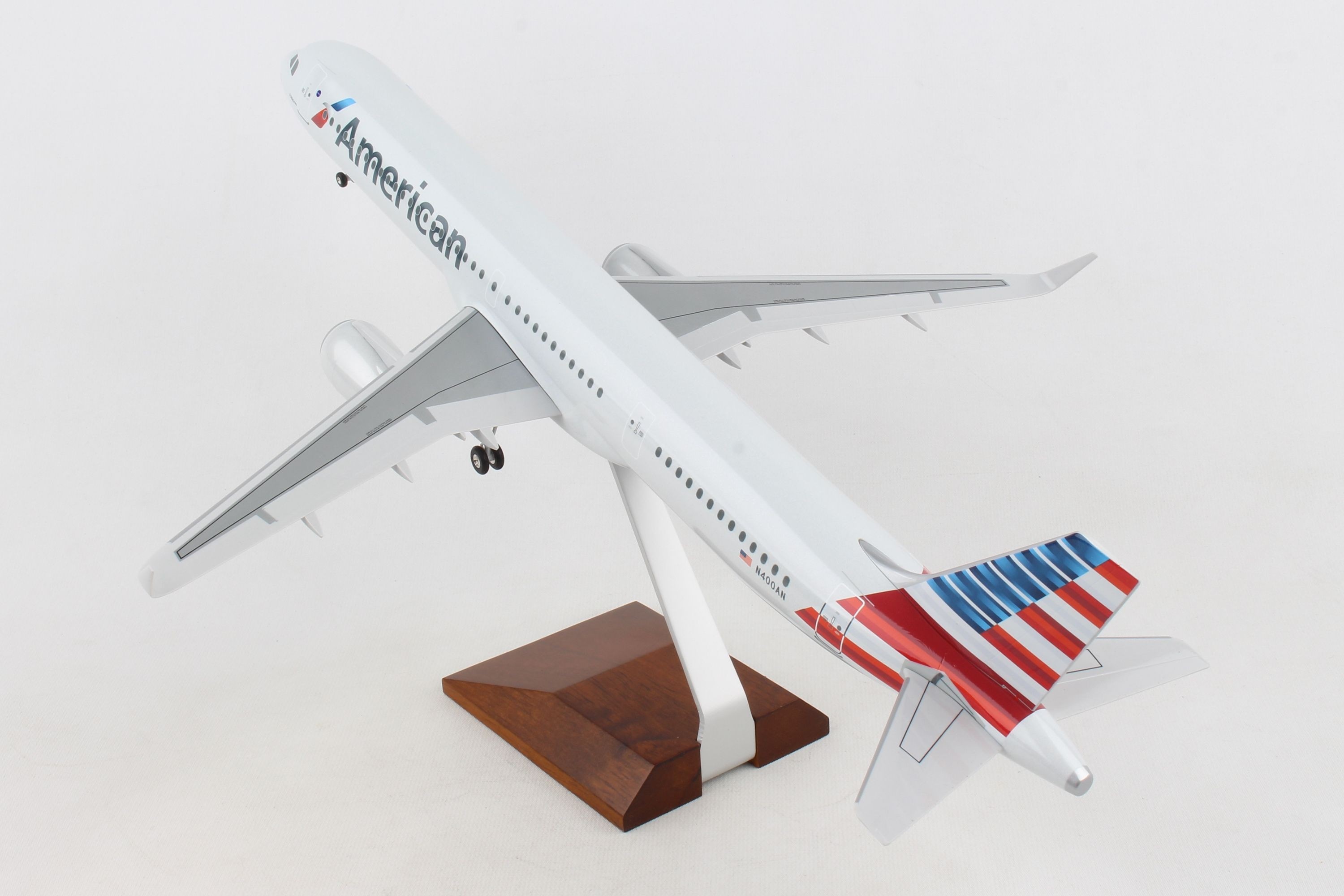 American Airbus A321neo N400AN stand & gears Skymarks Supreme SKR8422 ...