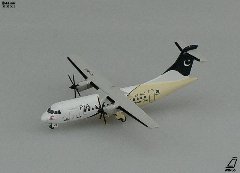 PIA ATR-72 AP-BHO 1:400 JCWings ezToys - Diecast Models and Collectibles