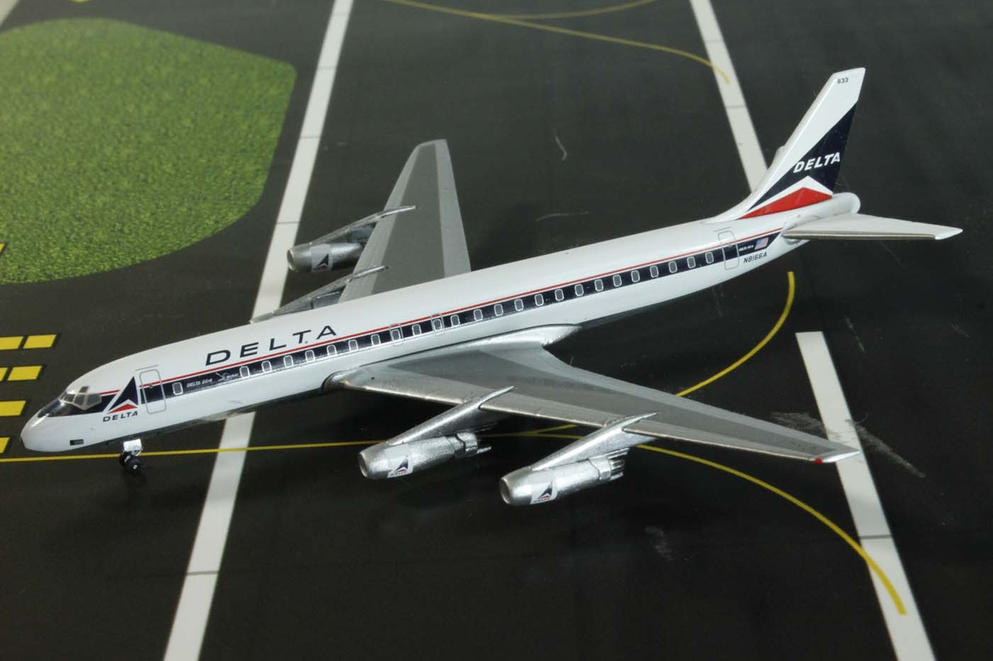 Aero Classics die-cast scale models Delta DC-8 Reg# N8166A Aero ...