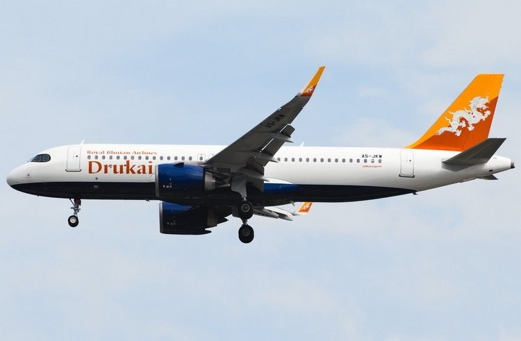 Drukair Airbus A320neo A5-JKW Die-Cast Phoenix Model 11828 Scale 1:400 ...