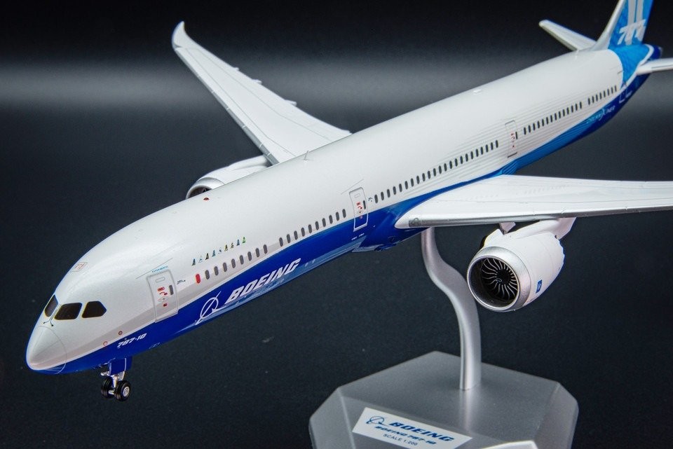 Boeing B787-10 (House Color) Reg: N528ZC L2040 SQ Wings 1:200 ezToys ...