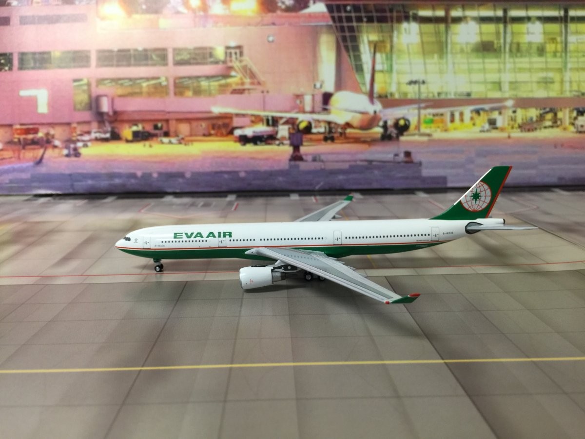 Phoenix die-cast scale models EVA Air Airbus A330-300 Reg# B-16336 Aero ...