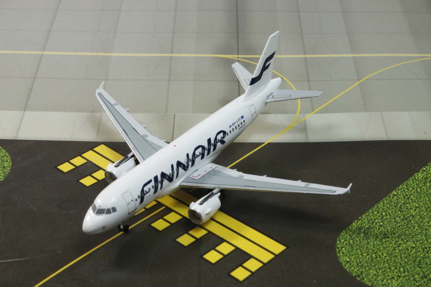 Aero Classic diecast model airplane Finnair Airbus A319 Reg# OH-LVC ...