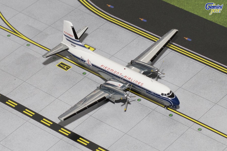 Gemini 200 die cast scale models Piedmont YS-11 Polished Reg# N158P ...