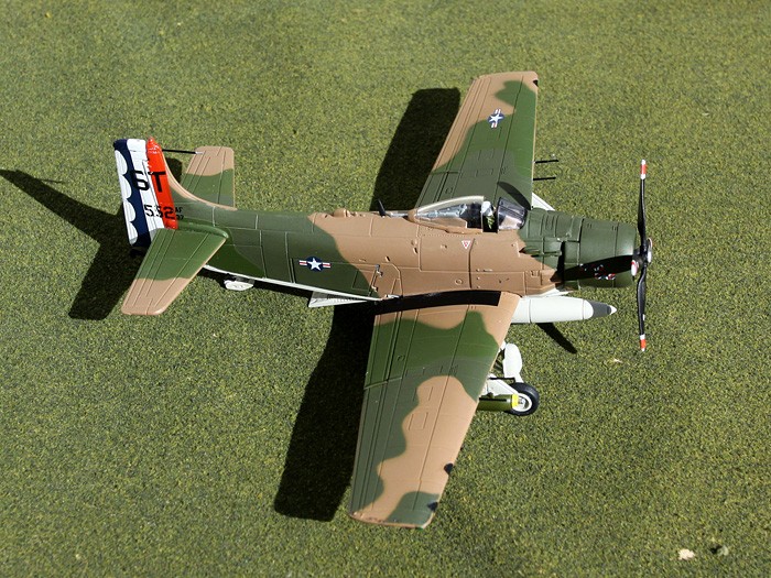 USAF A-1H Skyraider Douglas Skyraider ezToys - Diecast Models and ...