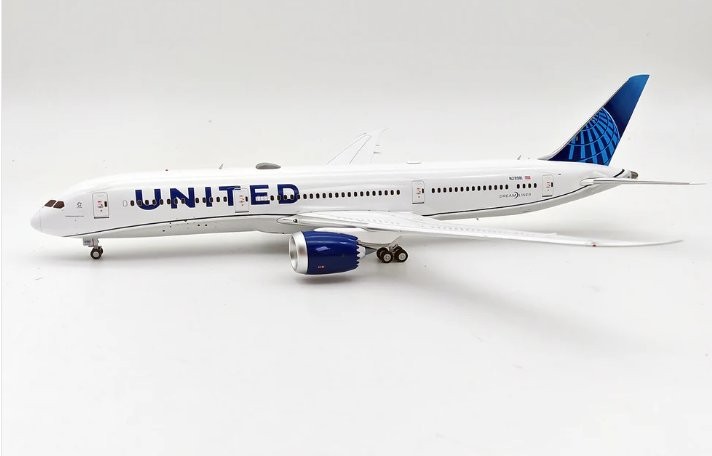 United Airlines Boeing 787-9 Dreamliner N29981 With Stand InFlight ...