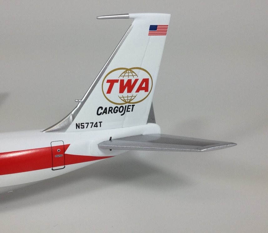 Blue Box Airline Models in 1:200 Scale ezToys - Diecast Models and ...