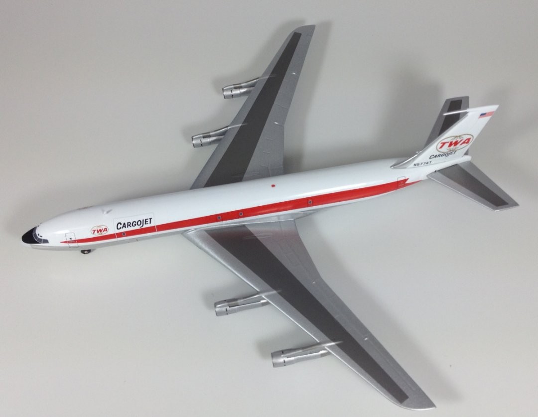 Blue Box Airline Models in 1:200 Scale ezToys - Diecast Models and ...