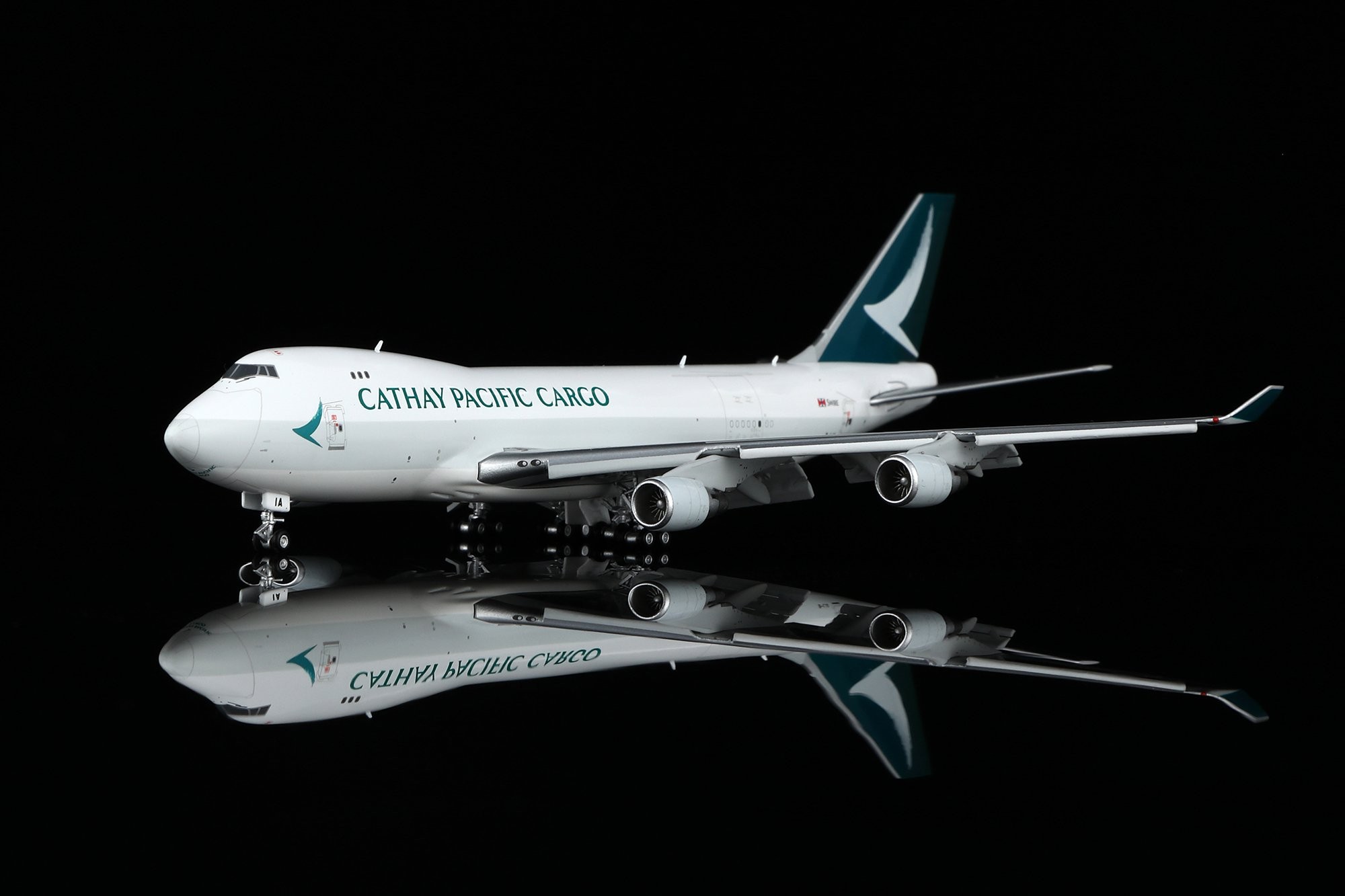 Cathay Pacific Boeing 747-400F Reg: B-LIA Flap-down YY74419F YY Wings 1 ...