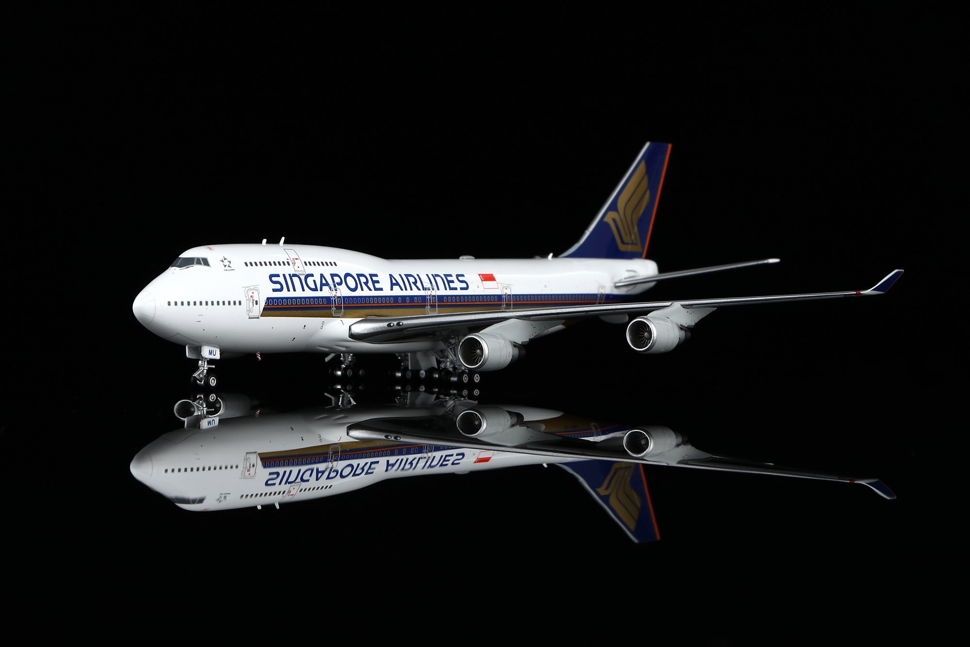 Singapore Boeing 747-400 Reg: 9V-SMU YY74416 YY Wings 1:400 ezToys ...