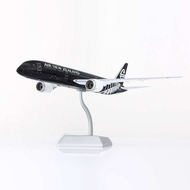 Air New Zealand Boeing B787-9 All Black livery Reg: ZK-NZE L2182 SQ ...