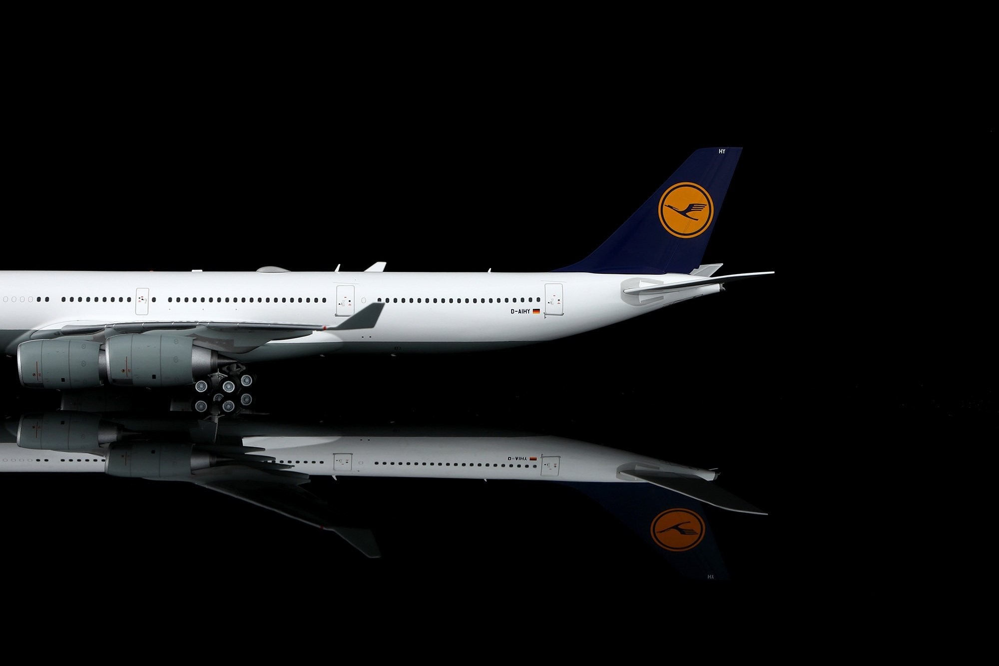 Lufthansa Airbus A340-600 Flaps Down Reg: D-AIHY L2282FD SQ Wings 1:200 ...