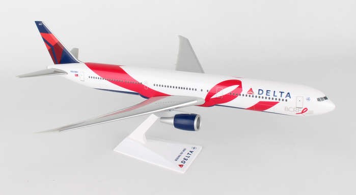 Highly detailed Pre-decorated plastic snap-fit Flight Miniatures Delta ...