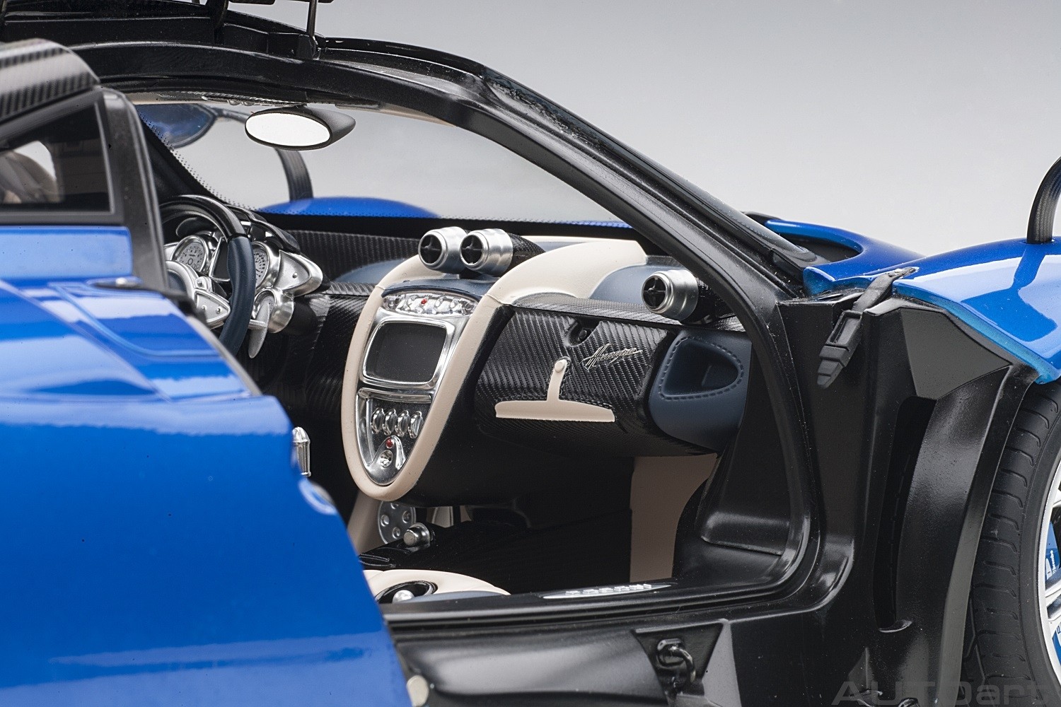 Pagani Huayra Blue Interior