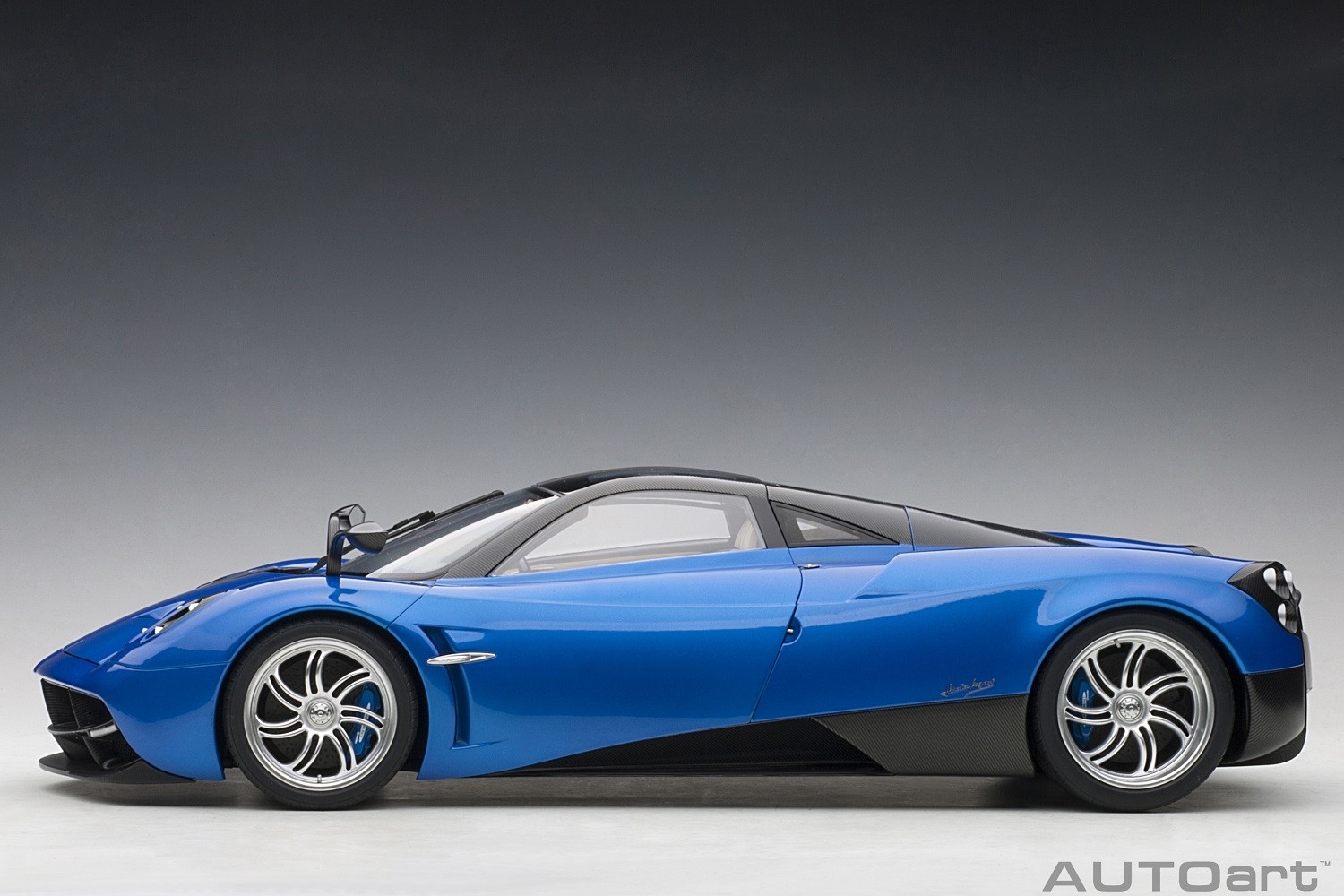 Metallic Blue Pagani Huayra Silver Wheels AUTOart 12232 scale 1:12 ...