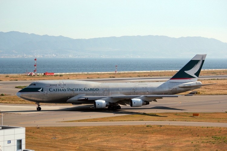 Misc Cargo Boeing 747-400 Polished B-HKJ Die-Cast Model Phoenix 04544 ...