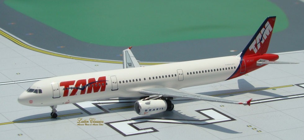 TAM Linhas Aereas Airbus A321-231 Reg. PT-MXE ezToys - Diecast Models ...