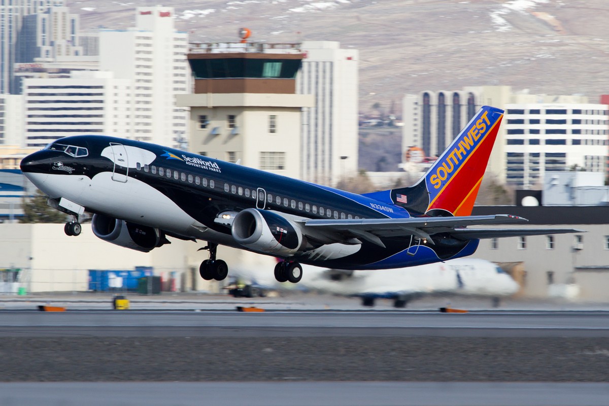 Aero Classics Southwest Shamu o/c Boeing B737-300 N334SW die-cast model ...