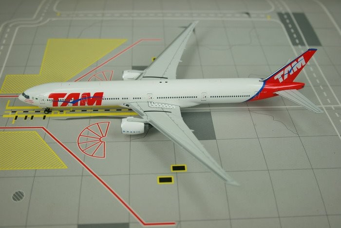 Phoenix Model Die cast Airliners 1:400 Scale ezToys - Diecast Models ...