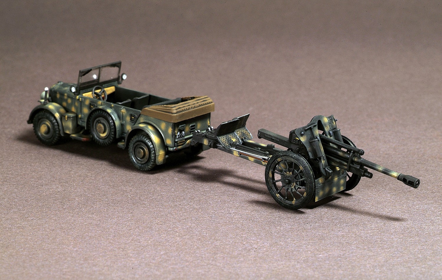 War Master "Military Machines" Kfz.15 Horch + 105 mm FH 18M Item: WM ...