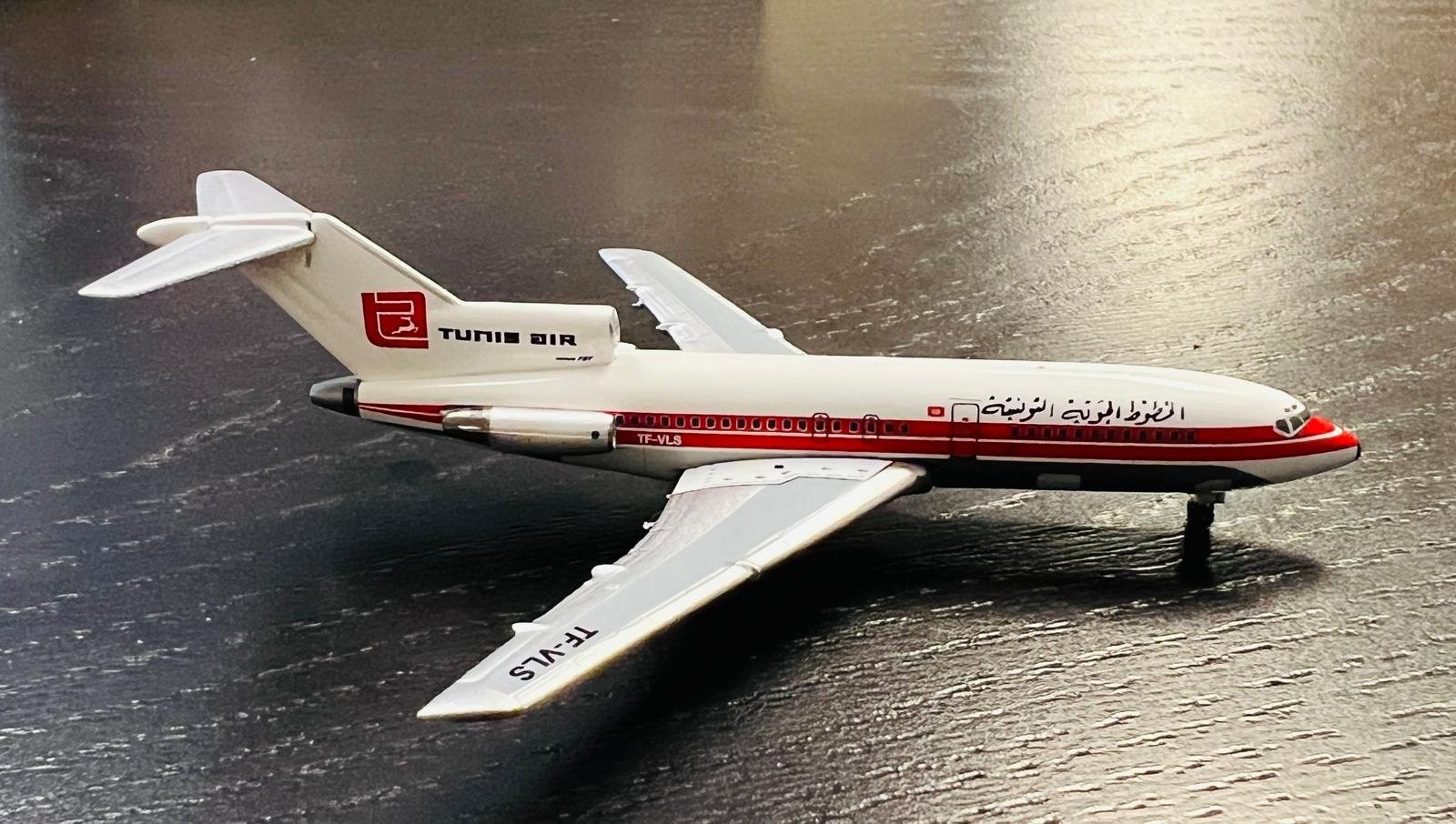 Tunis Air Boeing 727-200 Reg: TF-VLS AC4111414 Aero Classics 1:400 ...