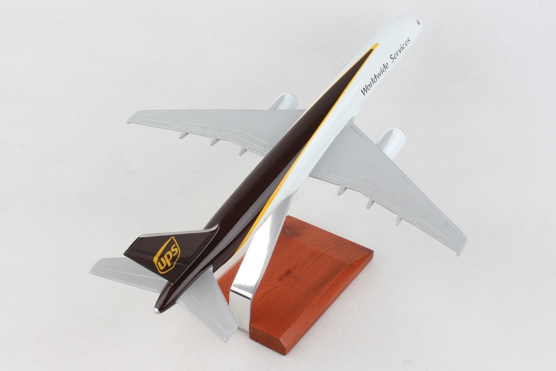 UPS 757-200F New Livery G71010 Executive Series Scale 1:100 ezToys ...