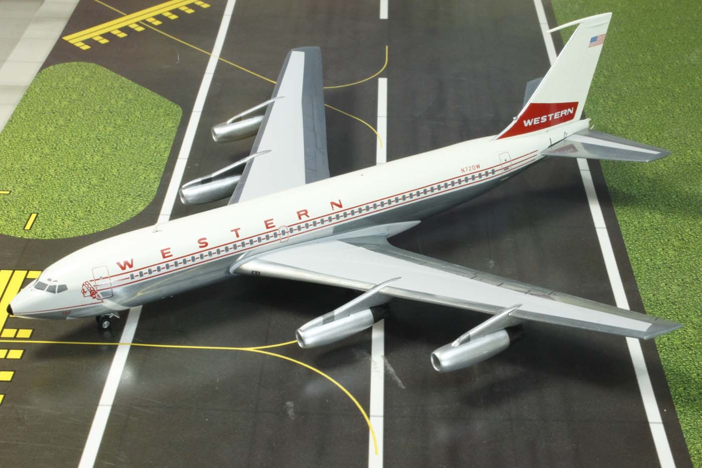 Very Limited Highly detailed Western/Aero Classic diecast model ...